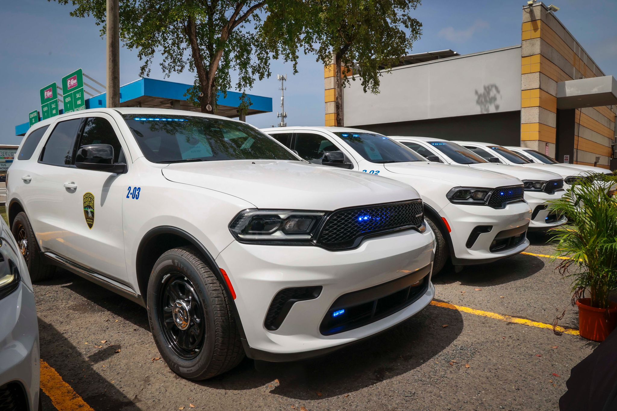 Metropistas entrega 13 nuevas patrullas a la Policía de Puerto Rico e ...